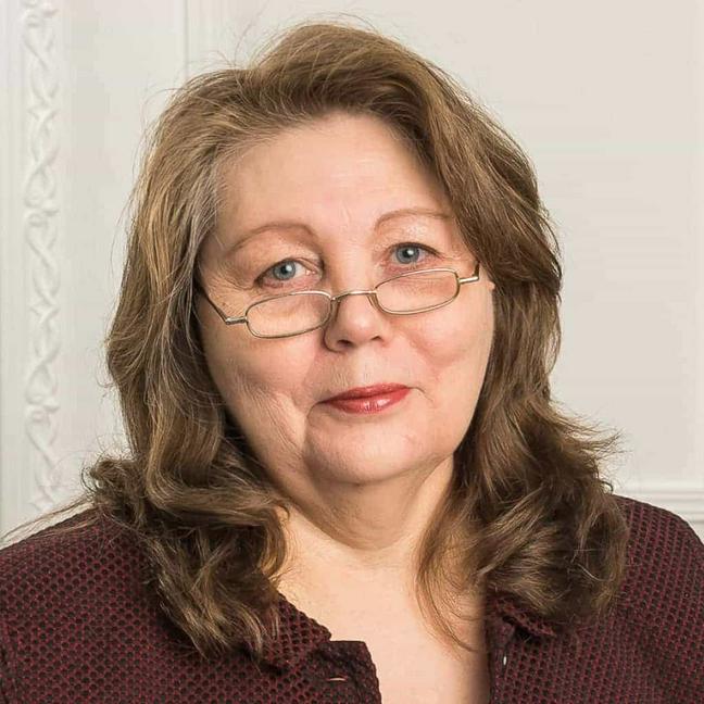 Услуги таролога онлайн — закажите гадание на картах таро на lunaro.ru